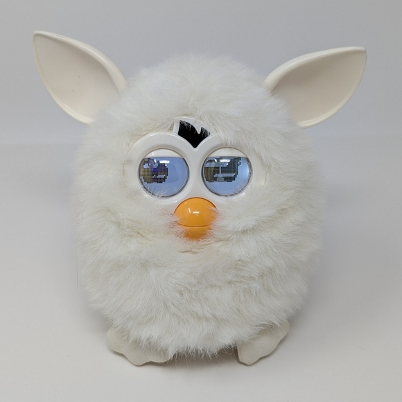Furby | Toys | Furby White Yeti Hasbro 22 A Mind Of Its Own Marshmellow ...